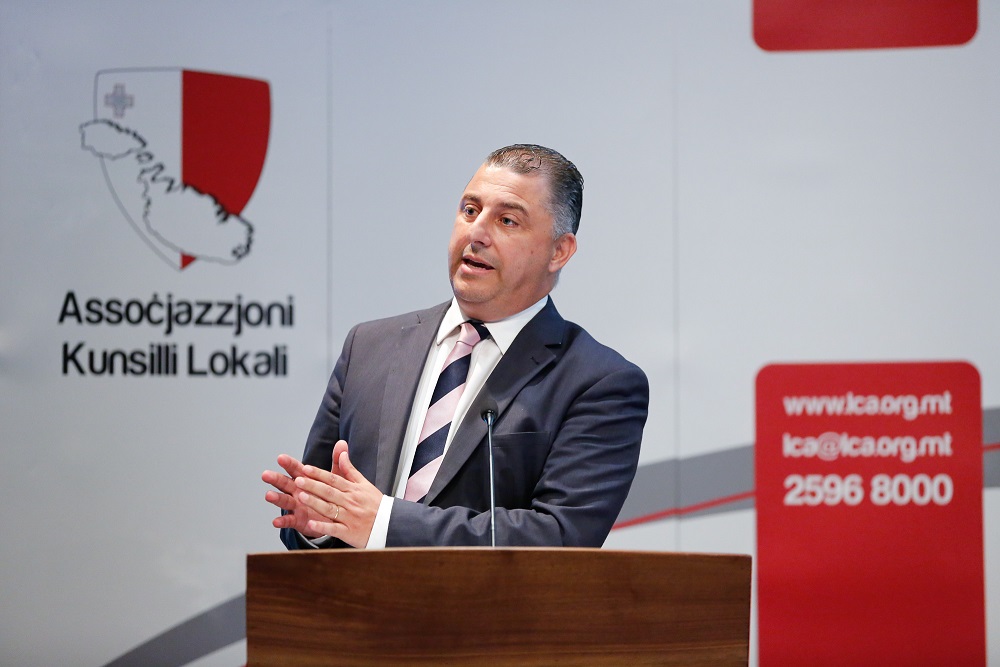 Il-Gvern għandu jerfa' responsabbiltà dwar miljuni f'direct orders ...