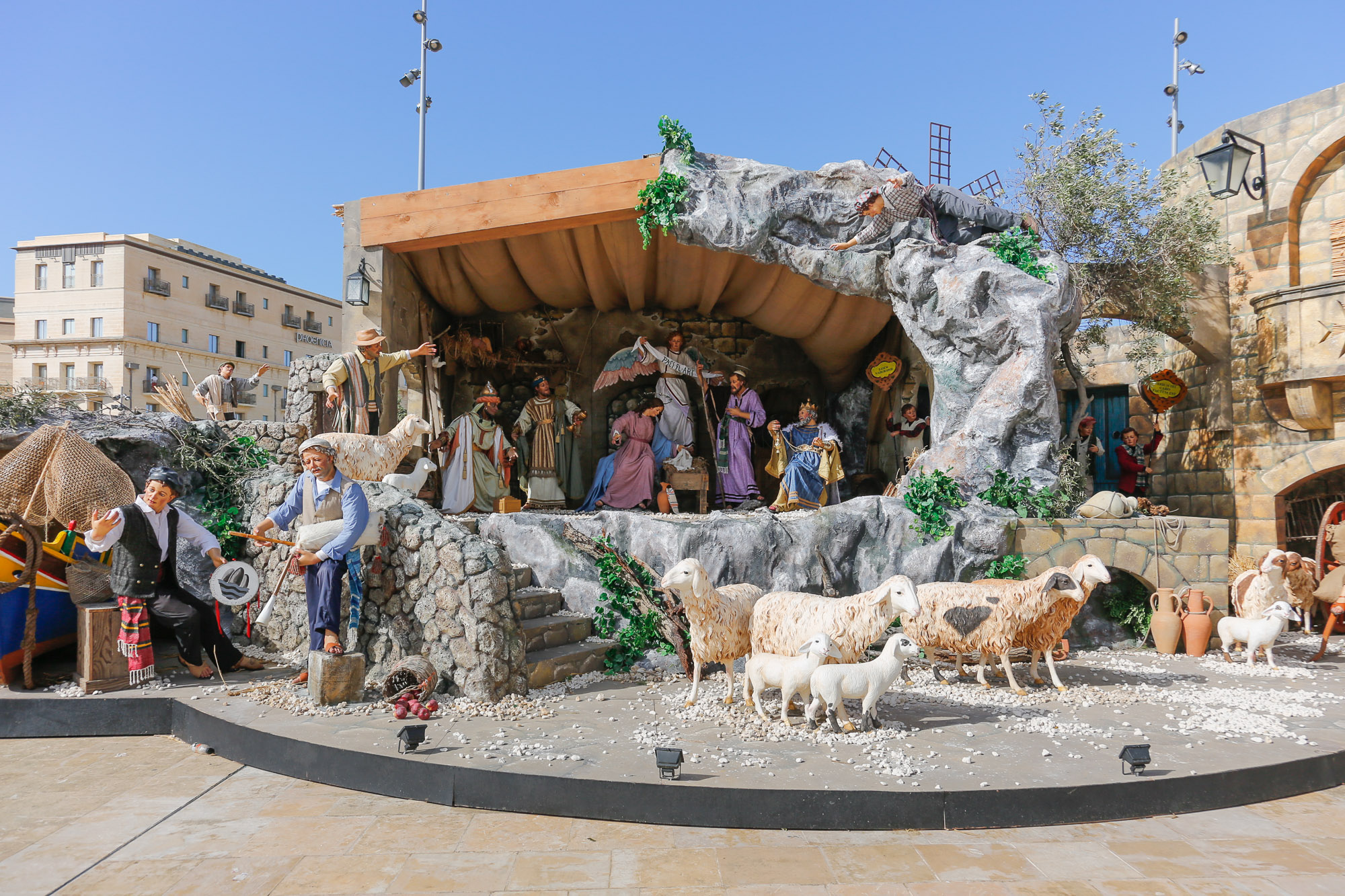 Pjazza Tritoni mżejna bil-Presepju Malti li ntrama fil-Vatikan - NETnews