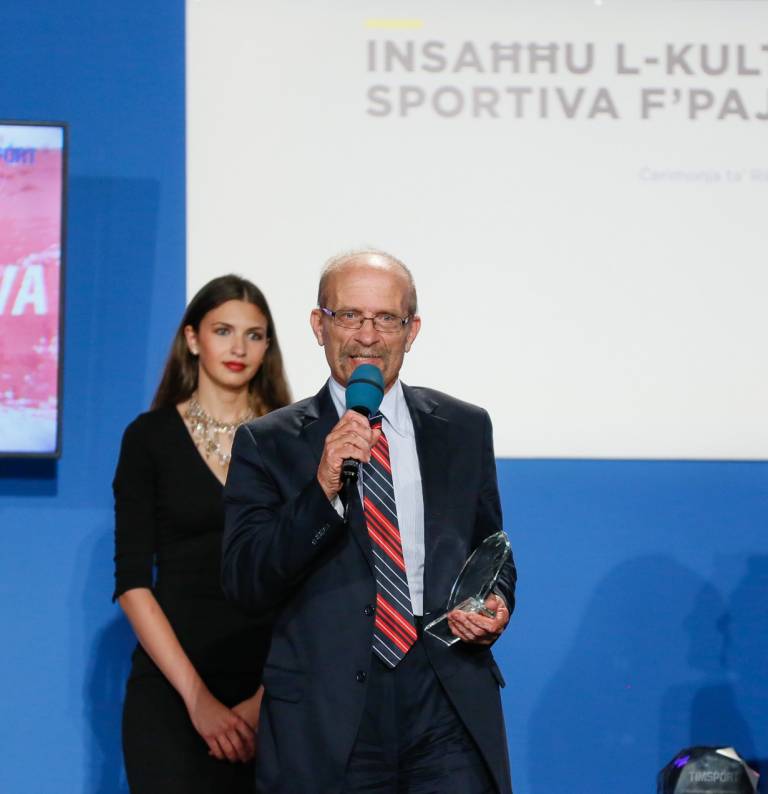 Id-dinja tal-Basketball issellem lil Emmanuel Mangani - NETnews